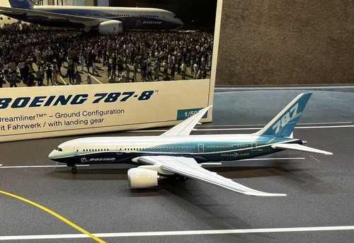 Boeing 787 Dreamliner модель самолета
