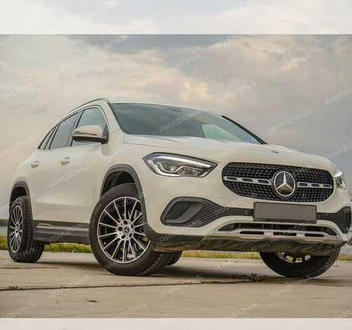 Литые диски R18 на Mercedes GLA