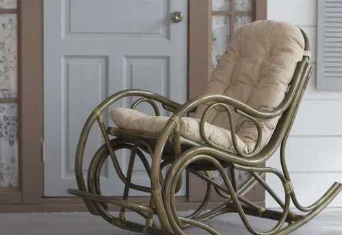 Мебель из ротанга кресло-качалка с подножкой