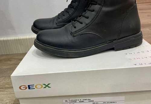 Ботинки на девочку Geox размер 38