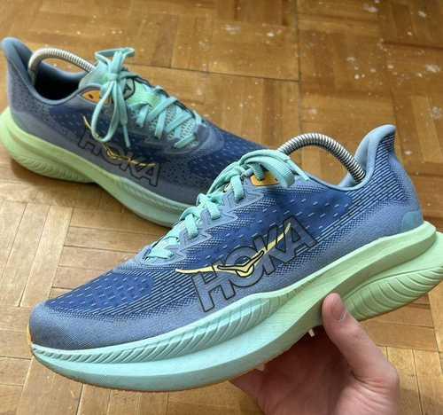 Беговые кроссовки hoka