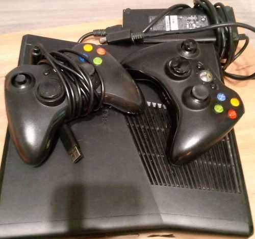 Xbox 360 S consoie