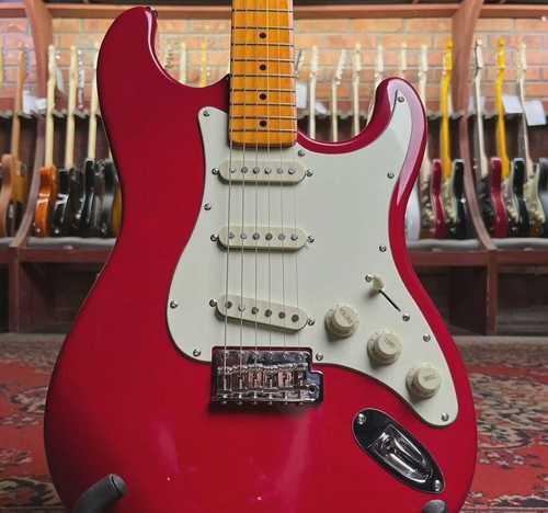 Электрогитара J&D Guitars ST-H Stratocaster SSS Red