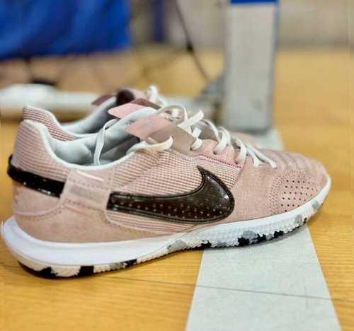 Футзалки Nike StreetGato Pink