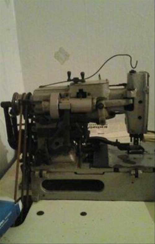 Петельная промышленная швейная машина