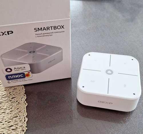 Умная колонка Dexp Smartbox с Алисой