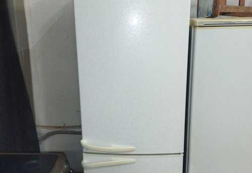 Д3676 Холодильник Атлант-180см