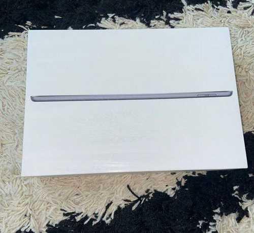 Коробка от iPad и клавиатура apple