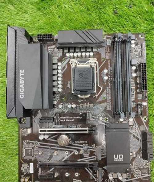 Материнская плата Gigabyte Z490 UD