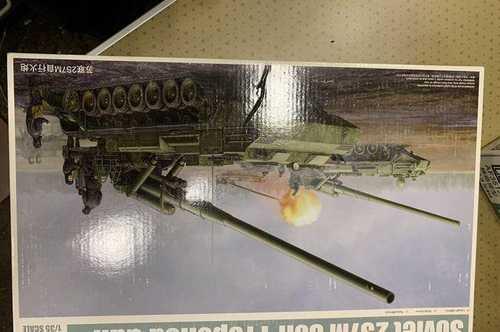 Сборная модель 1:35 Soviet 2S7M Self-Propelled Gun