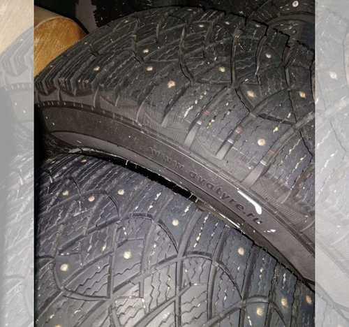 Goodyear UltraGrip 215/65 R16