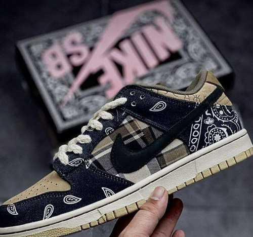 Nike sb dunk low travis scott