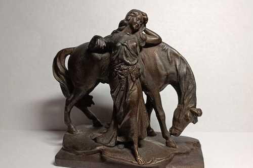 Бронзовая статуэтка Девушка и конь, 20 в