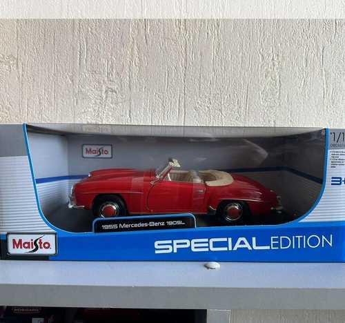 Модель автомобиля 1:18 maisto mercedes 190sl