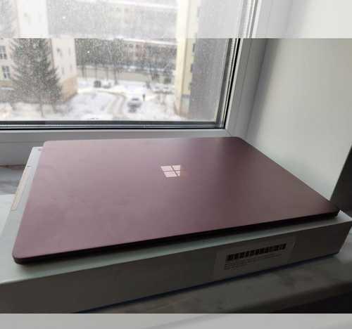 Microsoft Surface Laptop (I7-7660U/8 GB/256 GB)