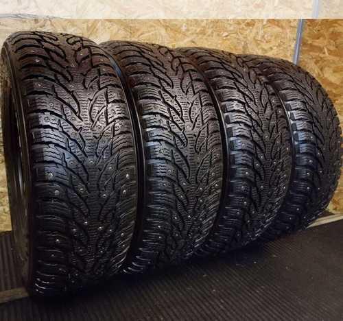 Nokian Tyres Hakkapeliitta 9 SUV 215/65 R16 102T