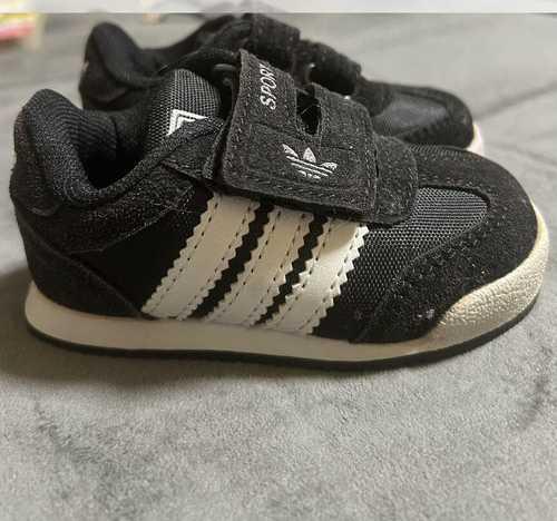 Кроссовки adidas