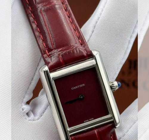 Часы Cartier Tank