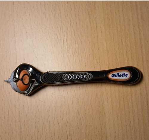 Бритвенный станок Gillette Fusion