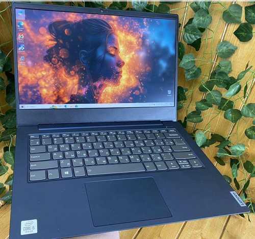 Тонкий ультрабук Lenovo i5-1035G1/8gb/SSD256gb/IPS