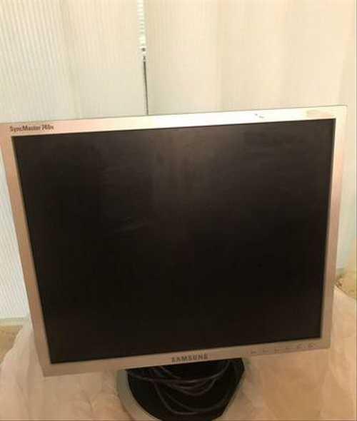 Монитор Samsung SyncMaster 740n. 17"