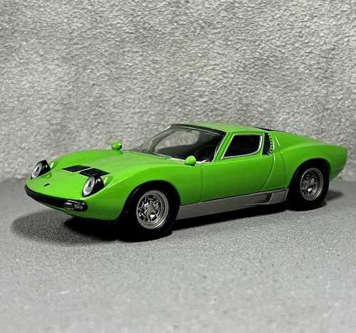 Коллекционная модель Lamborghini Miura P400 1:43