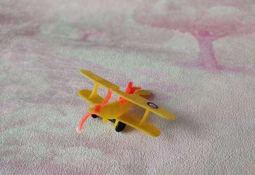 Самолет (игрушка для Келли, Томми)