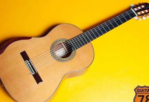 Классическая гитара Azahar R141 массив кедра, Испа
