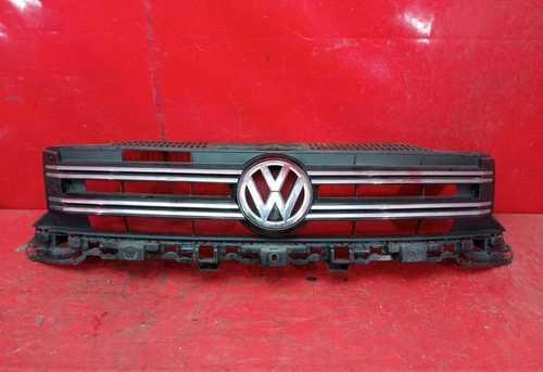 Решетка радиатора Volkswagen Tiguan 1 2011-2016