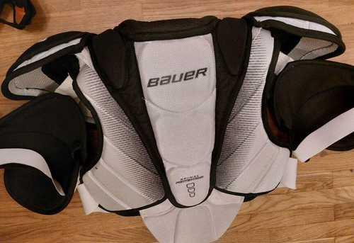 Нагрудник хоккейный XL (52-54 разм.), шорты,гольфы