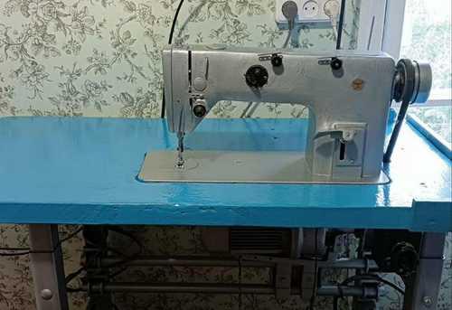 Швейная машина 1022