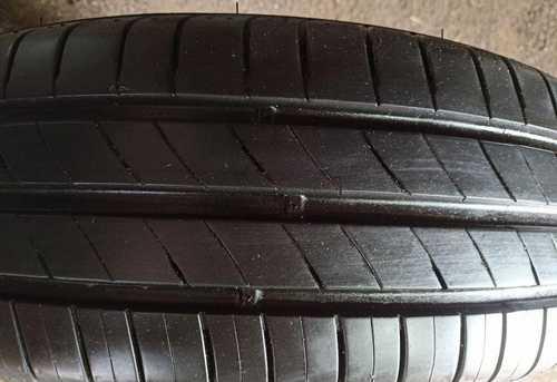 Kumho Ecsta HS52 185/65 R15 88H