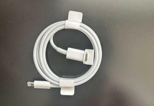 Зарядный шнур на iPhone