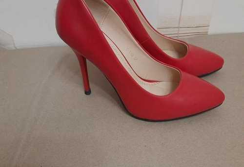 Туфли женские р.36,5 красные