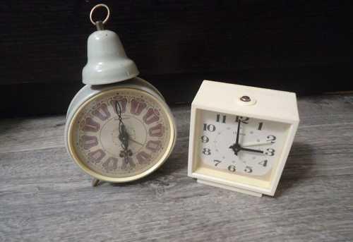 Часы будильник Янтарь Севани СССР цена за оба вмес