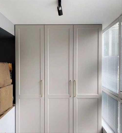 Шкаф на заказ с распашными дверками