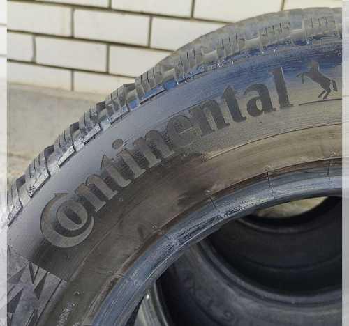 Continental IceContact 3 215/65 R16 102T