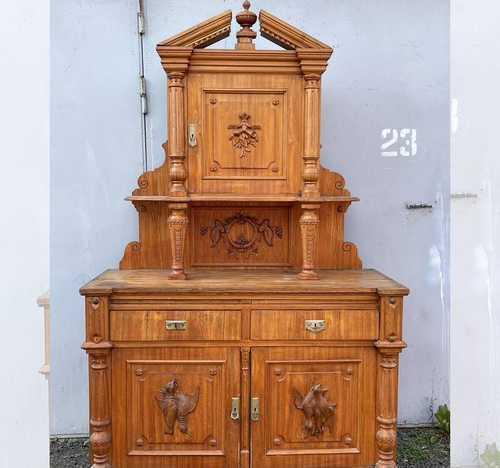 Старинный охотничий буфет