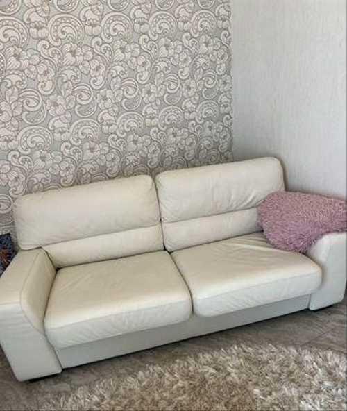 Кожаный диван IKEA