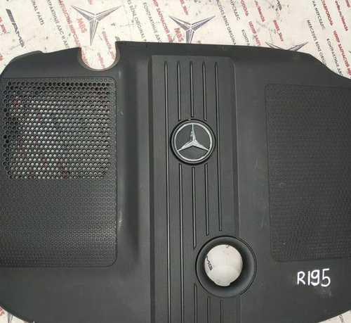 Крышка двигателя om651 w212 Mercedes