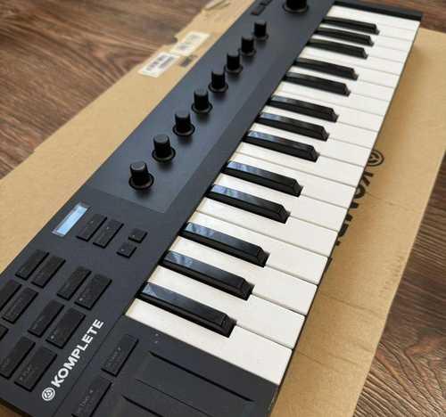 Native instruments komplete kontrol m32