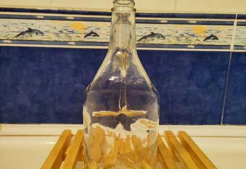 Бутылка стеклянная с ручкой из-под водки Smirnoff