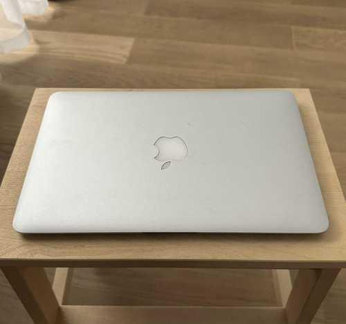 Macbook air 11 (mid 2011 ) i5 / 1,5 ghz / 64gb