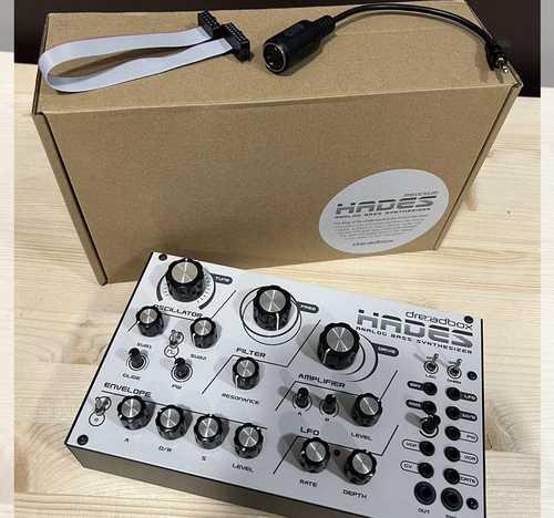 Аналоговыи синтезатор Dreadbox Hades (2022 Reissue