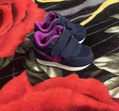 Продаю обувь Nike
