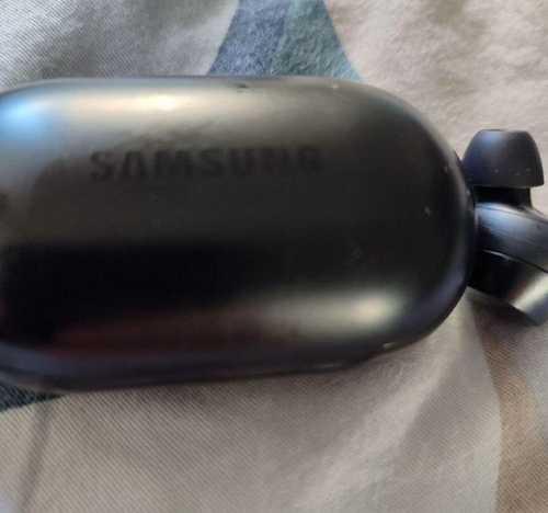 Беспроводные наушники samsung buds