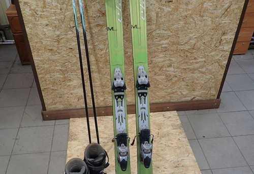 Горные лыжи горнолыжные ботинки палки