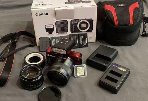 Canon EOS M Kit + комплект