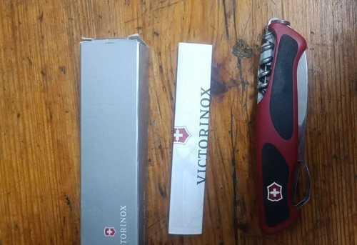 Нож victorinox rangergrip 61