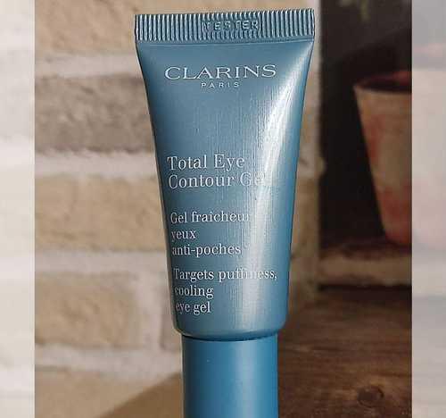 Гель вокруг глаз clarins Total Eye
